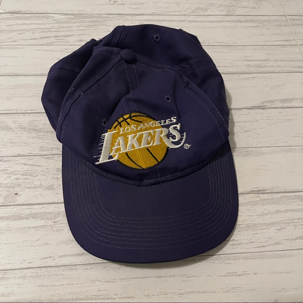 Vintage Los Angeles Lakers Youngan The G Cap Plain Lo… - Gem